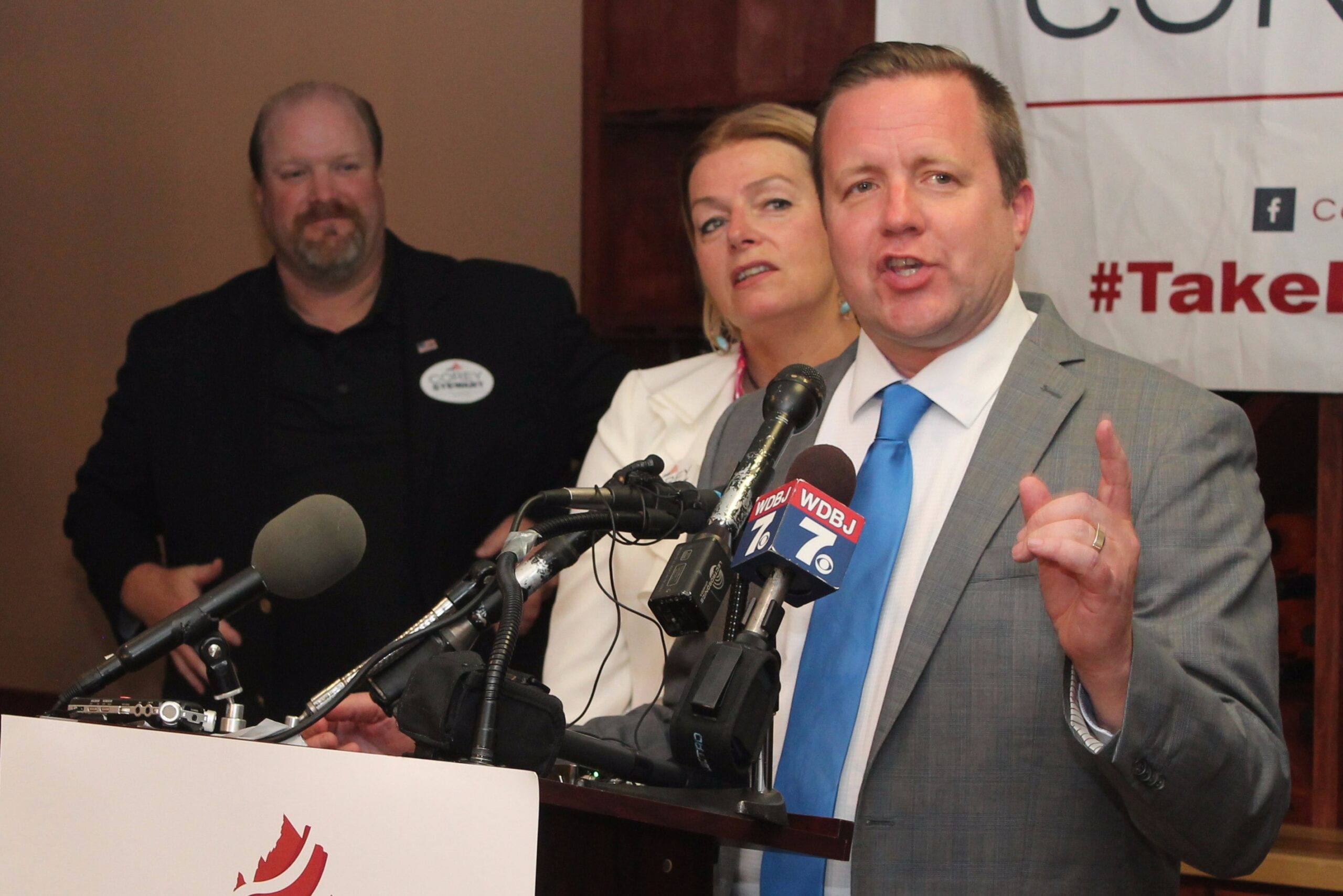Stewart returns to Prince William with 2 more years as county's top leader