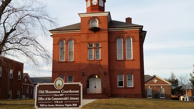 Couples to be married at old courthouse on Valentines Day