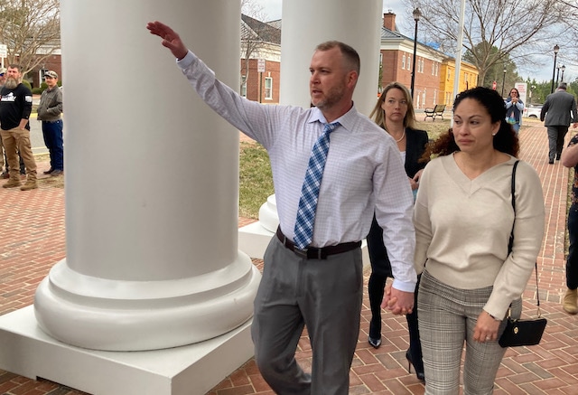 Judge delays ruling after Virginia sues to have restaurant closed