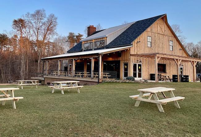 Winery at Sunshine Ridge Farm opens, taps established vinter