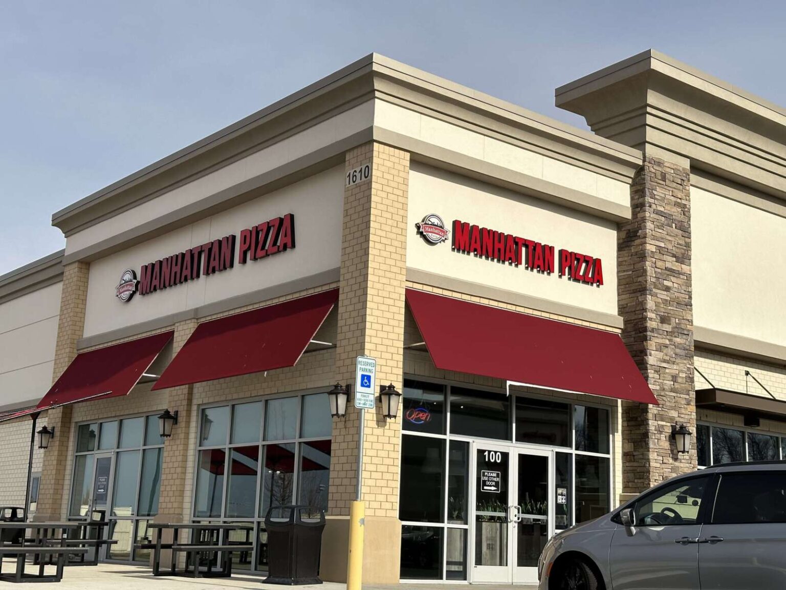 Manhattan Pizza now open in Gainesville, applies for ABC permit